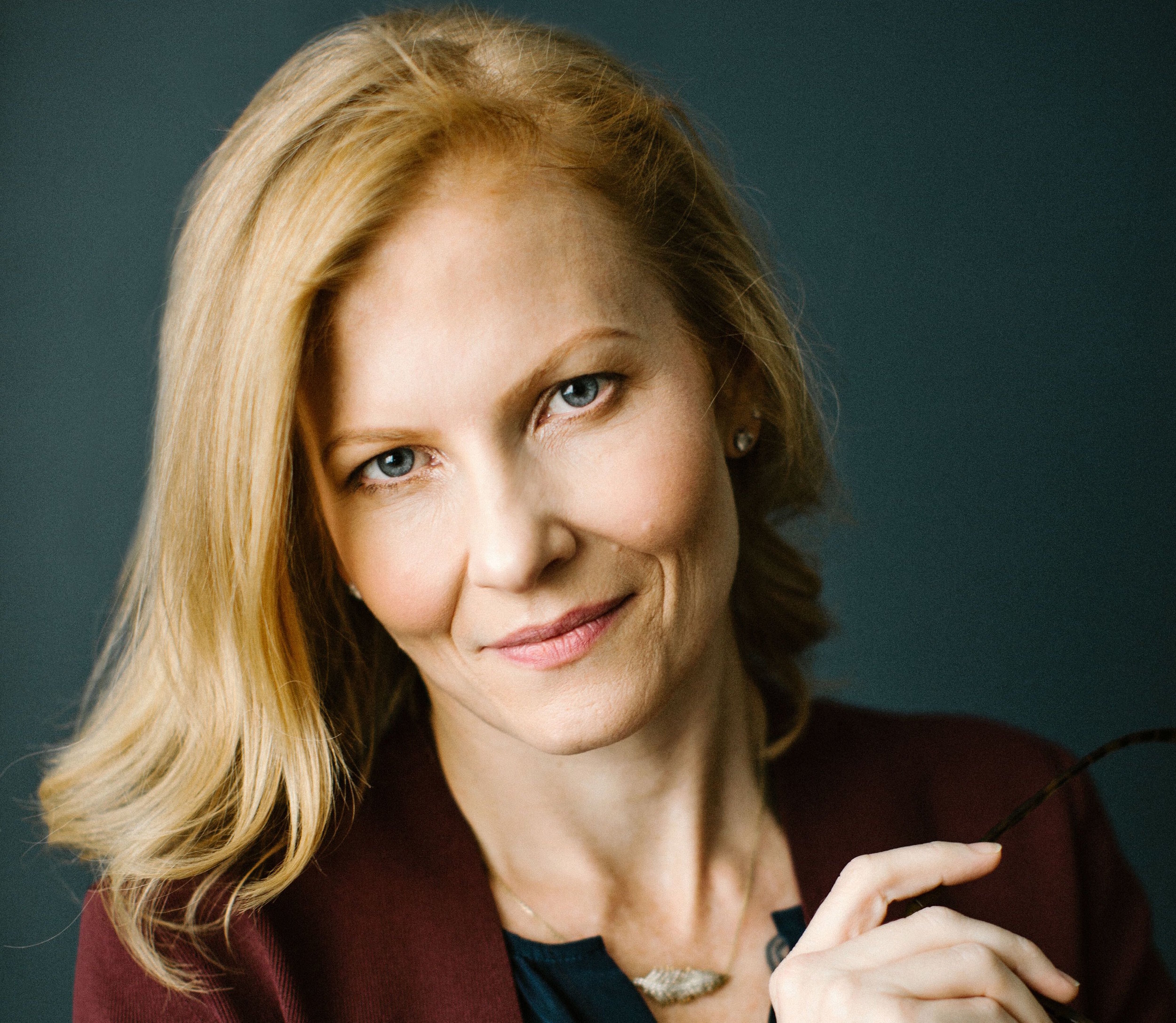 Ana Marie Cox - Media and Cultural Studies - Macalester College