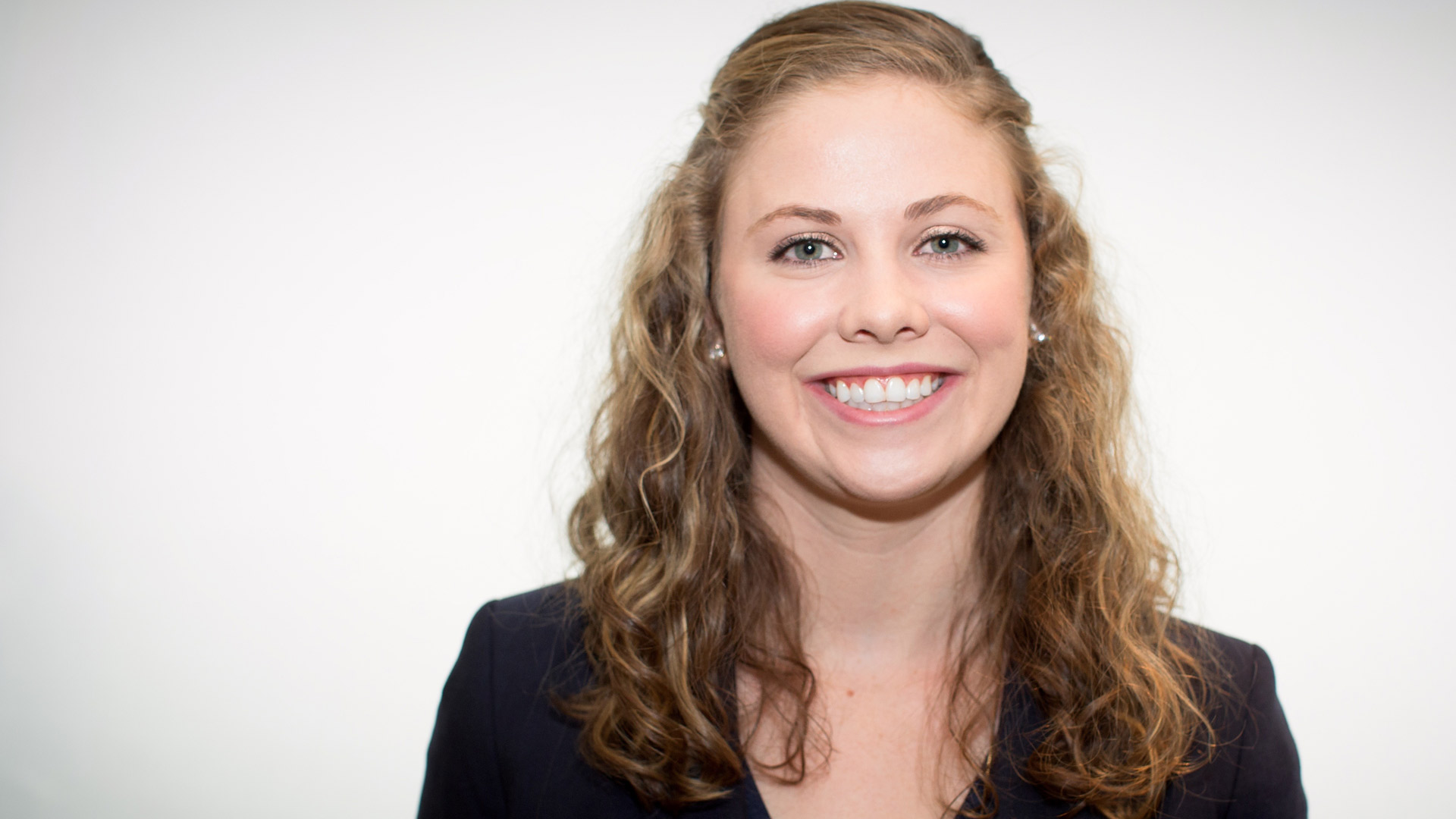2015 Alumna named Schwarzman Scholar for 2018 - News - News ...
