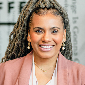 New 2024 Alumni Board Members - News - News - Macalester College