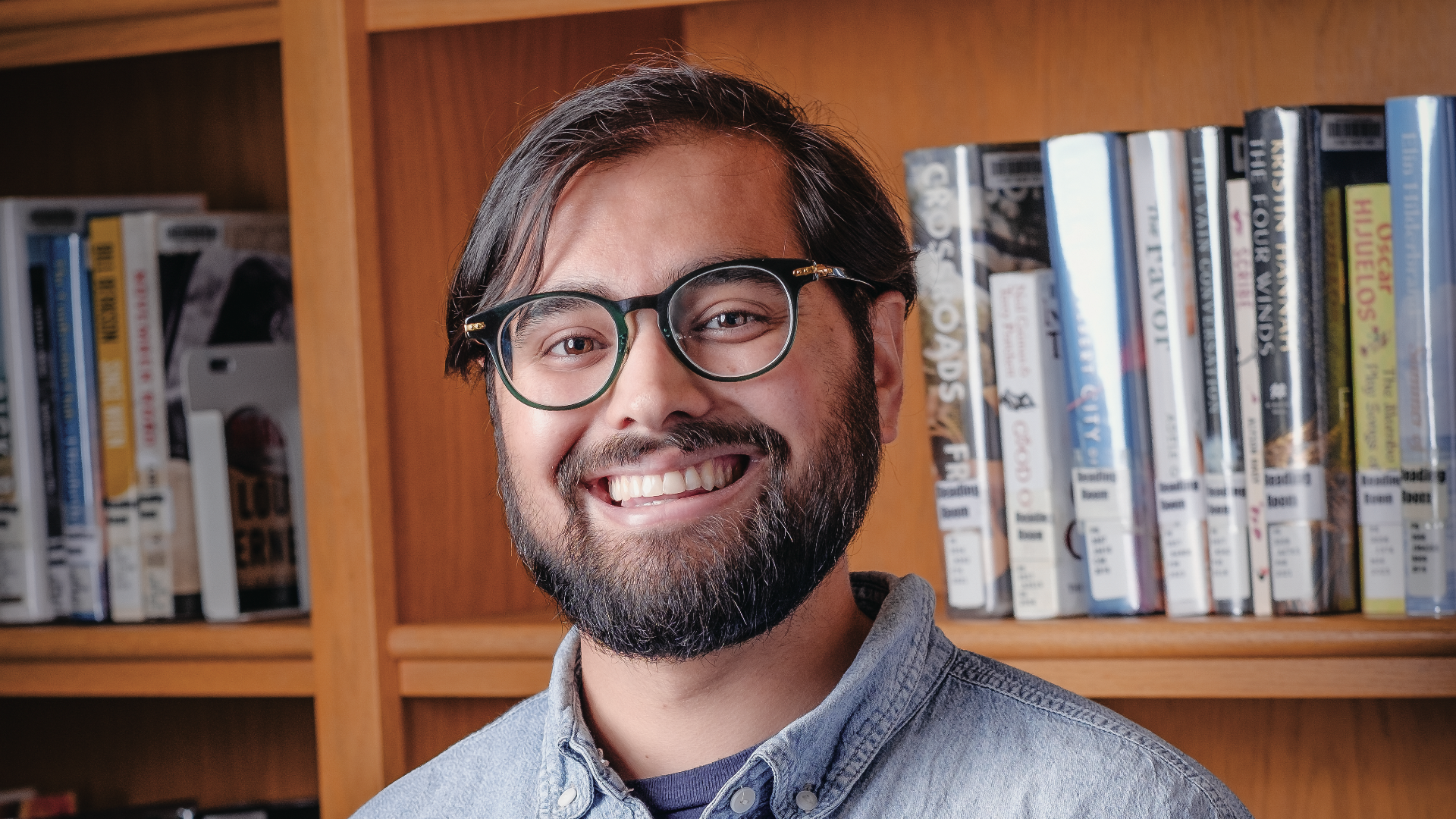 Shelf Conscious: Dr. Sumeet Patwardhan - News - News - Macalester College